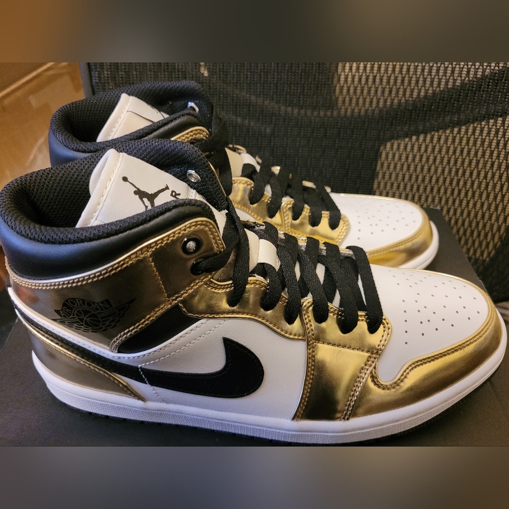 Nike Air Jordan 1 Retro Mid Se Metallic Gold Black Wh… - Gem